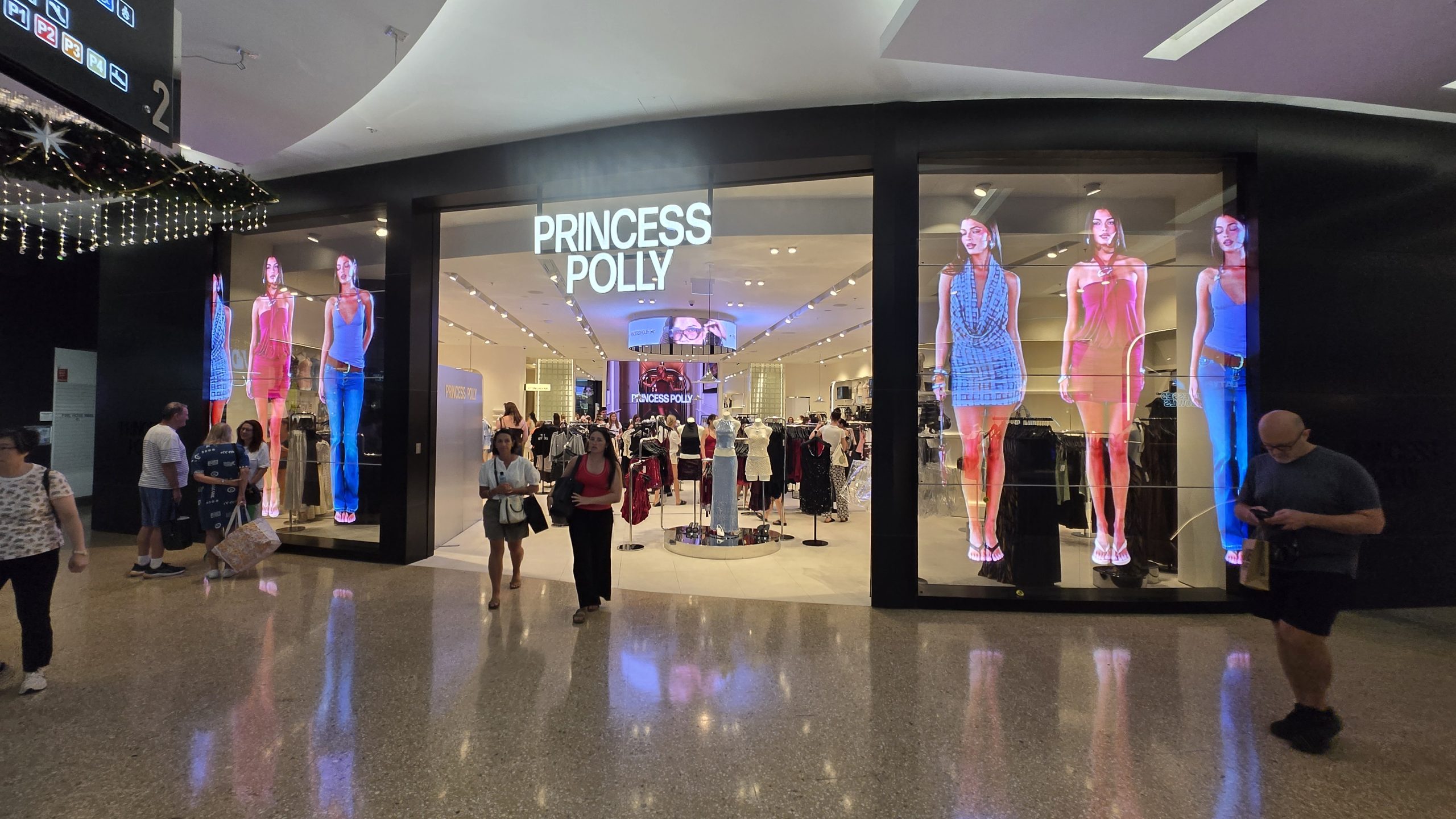 Princess Polly Flagship Store – Transparent LED Glass